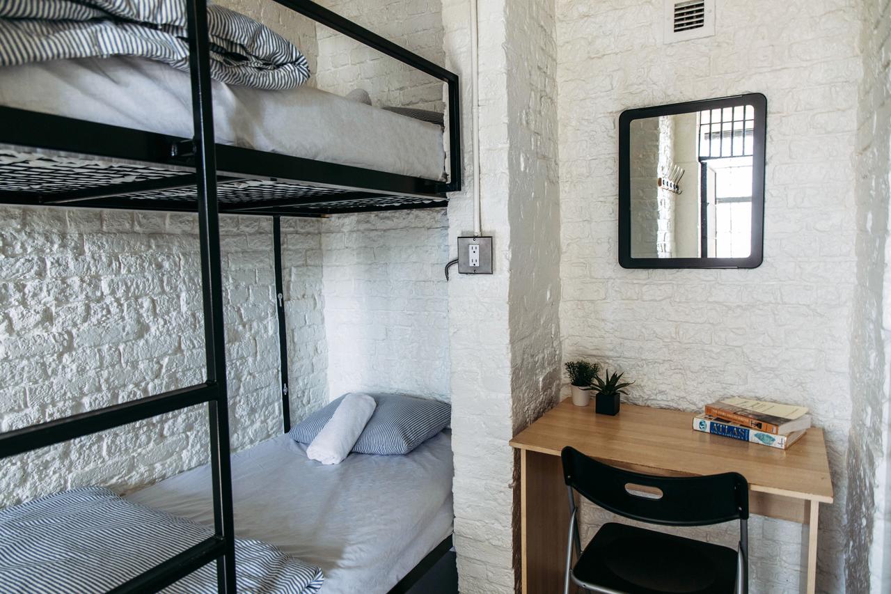 You can sleep in a hostel inside an old and haunted jail - Mundo Seriex