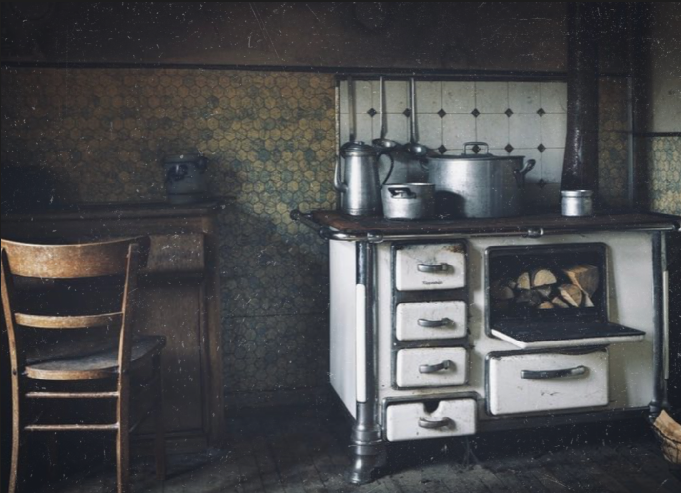 "Whispers Estate" one of the most haunted houses in the USA is now for ...