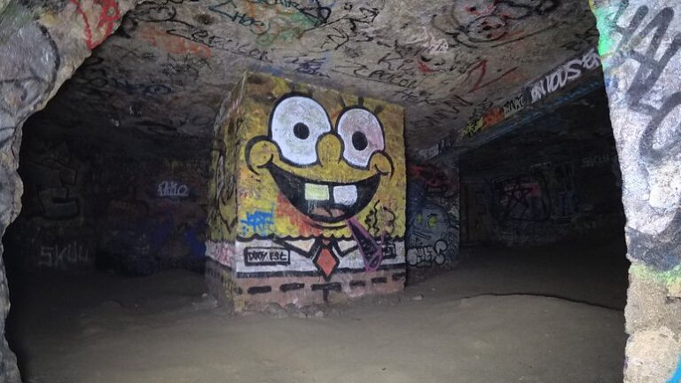 Labyrinth Of Death: 12 Facts You Didn't Know About The Paris Catacombs ...